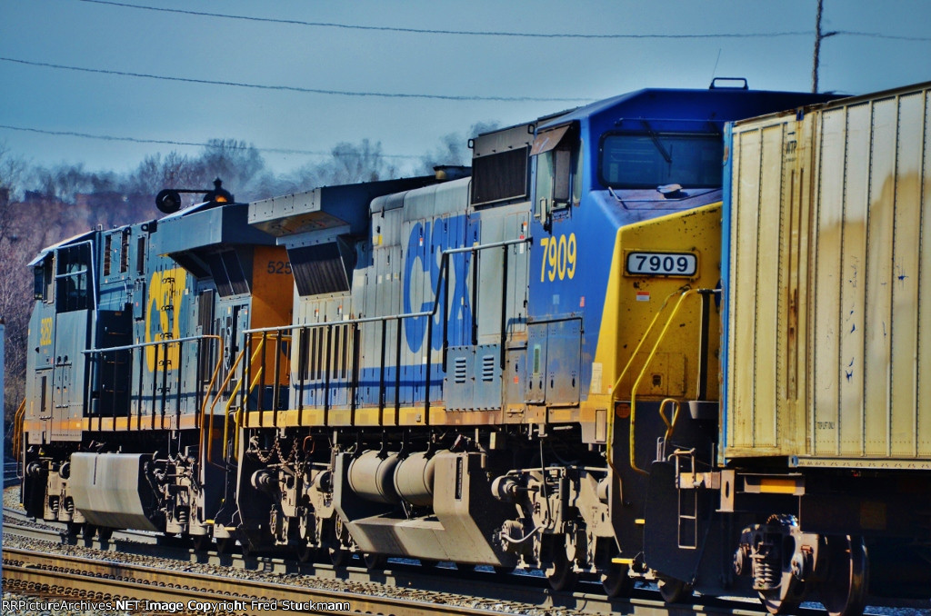 CSX 7909 offers help to the 5252.
